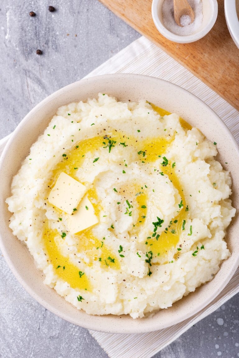 Keto Cauliflower Mashed Potatoes (With Video)
