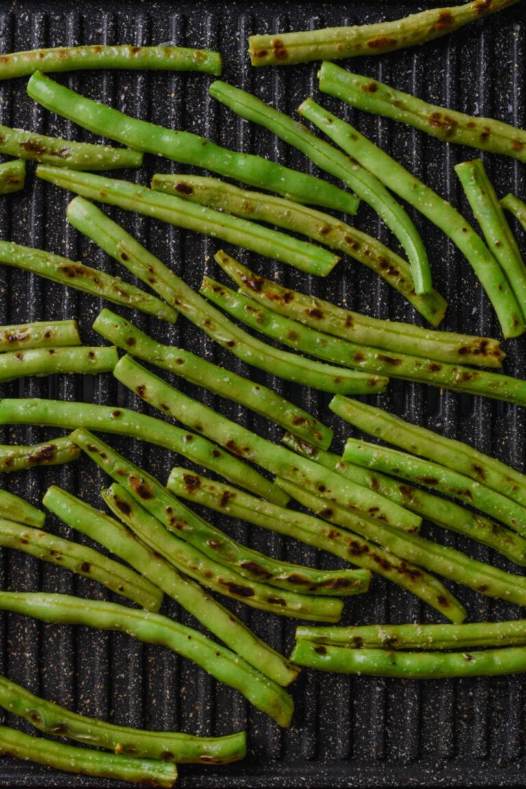 Tender and Crunchy Grilled Green Beans (Made In 15 Minutes)