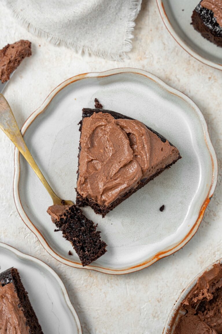 Low Calorie Chocolate Cake Recipe (Just 67 Calories A Slice)